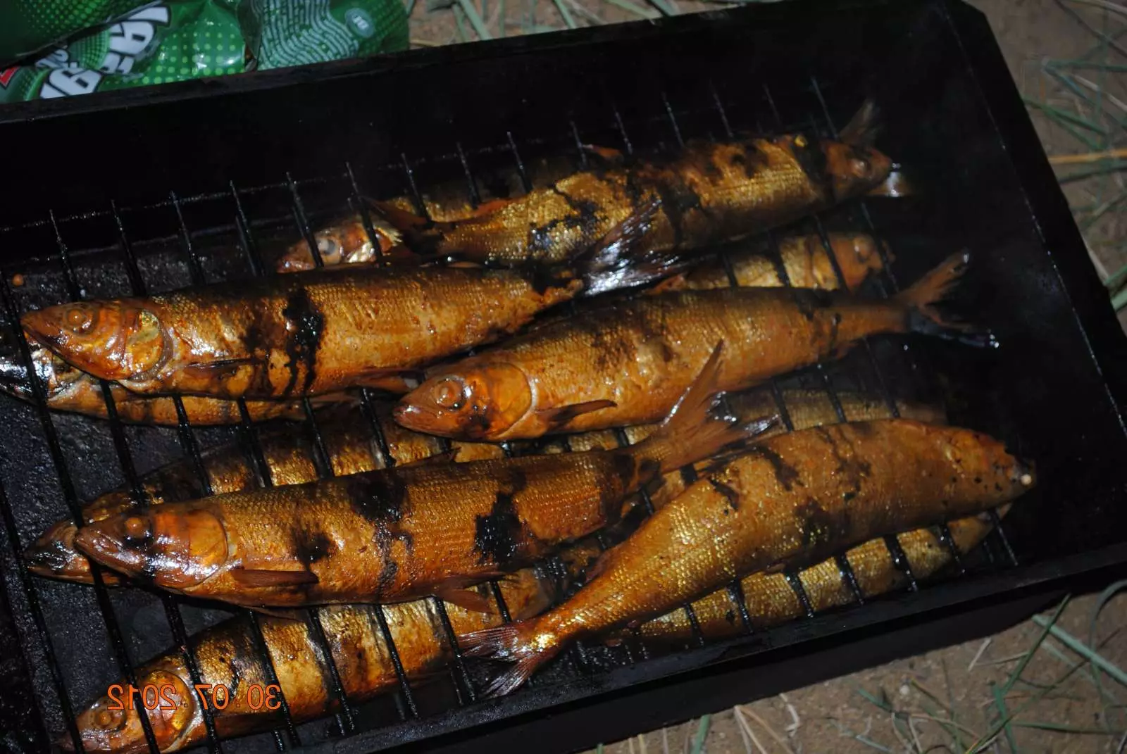 Zakudya za Omul ndizakudya zabwino. Asodzi zikwizikwi amabwera ku Baikal chifukwa cha nsomba zoterezi. Ndipo, tsoka, sikuti onse ali ndi luntha komanso mphamvu.